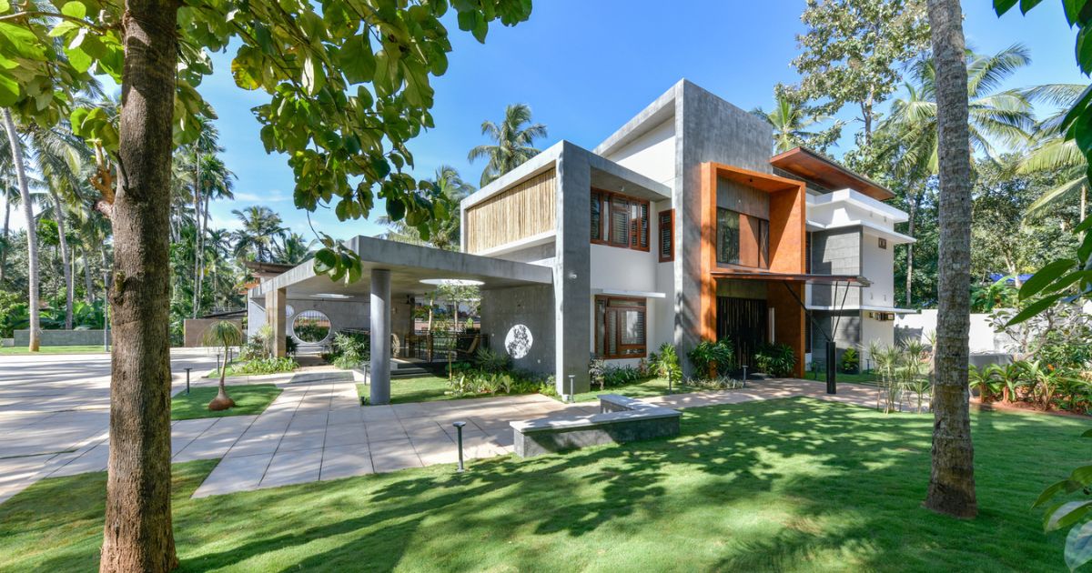 Living In This Modern Mansion Is Like Living In A Botanical Garden