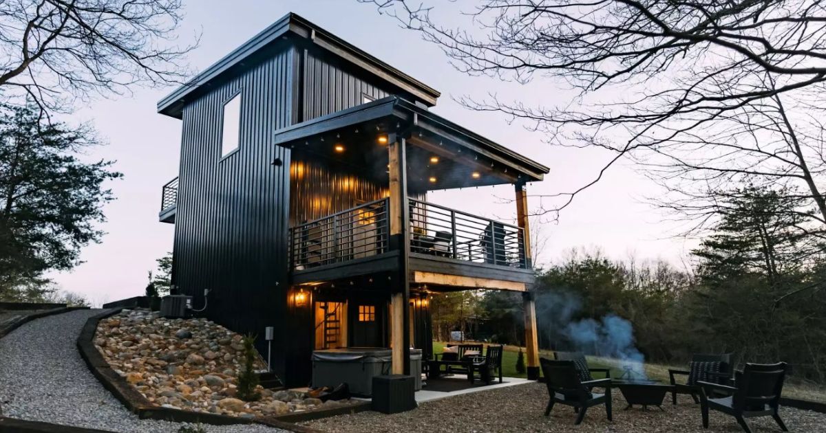 You're Gonna Fall Madly In Love With This Adorable Container House, I ...