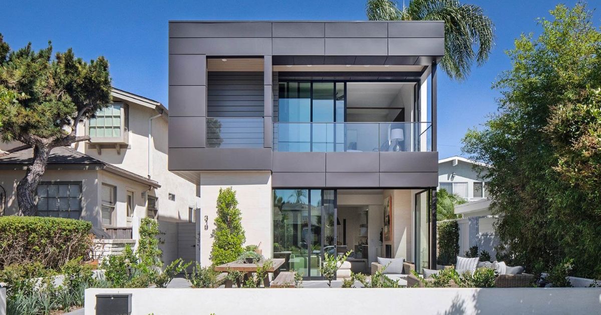 Discover The Ideal Fusion Of Cozy Comfort And Modern Flair In This ...