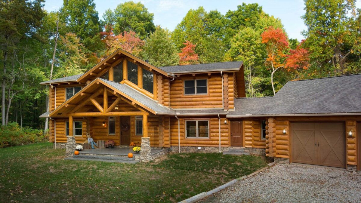 Imagine A 4,400 SQ FT Log Cabin That Lets You Live Large While ...