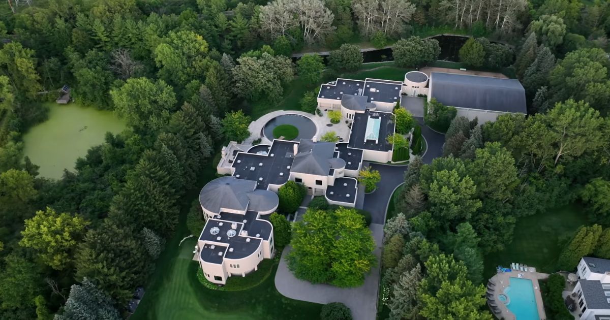 Tour Of Michael Jordan's House