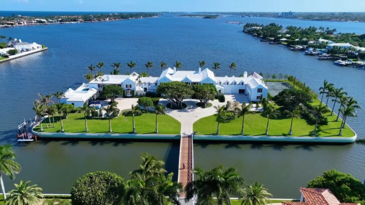 Compared To This $218,000,000 Worth Island Mega Mansion, Paradise Looks ...