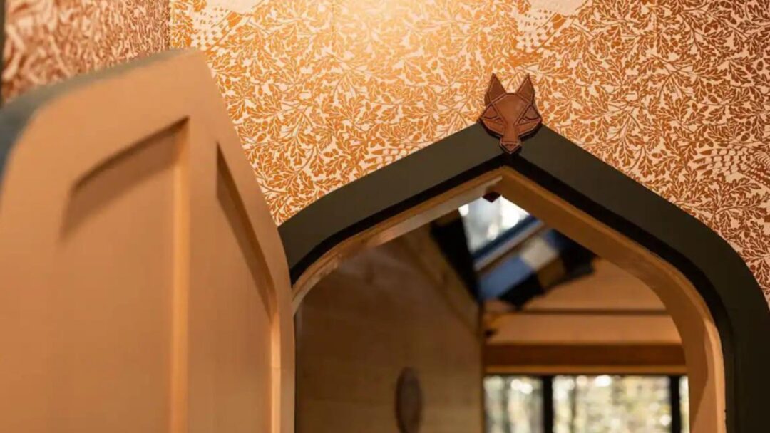 The Most Unusual Treehouse Ever Offers A Foxy Experience You'll Never ...