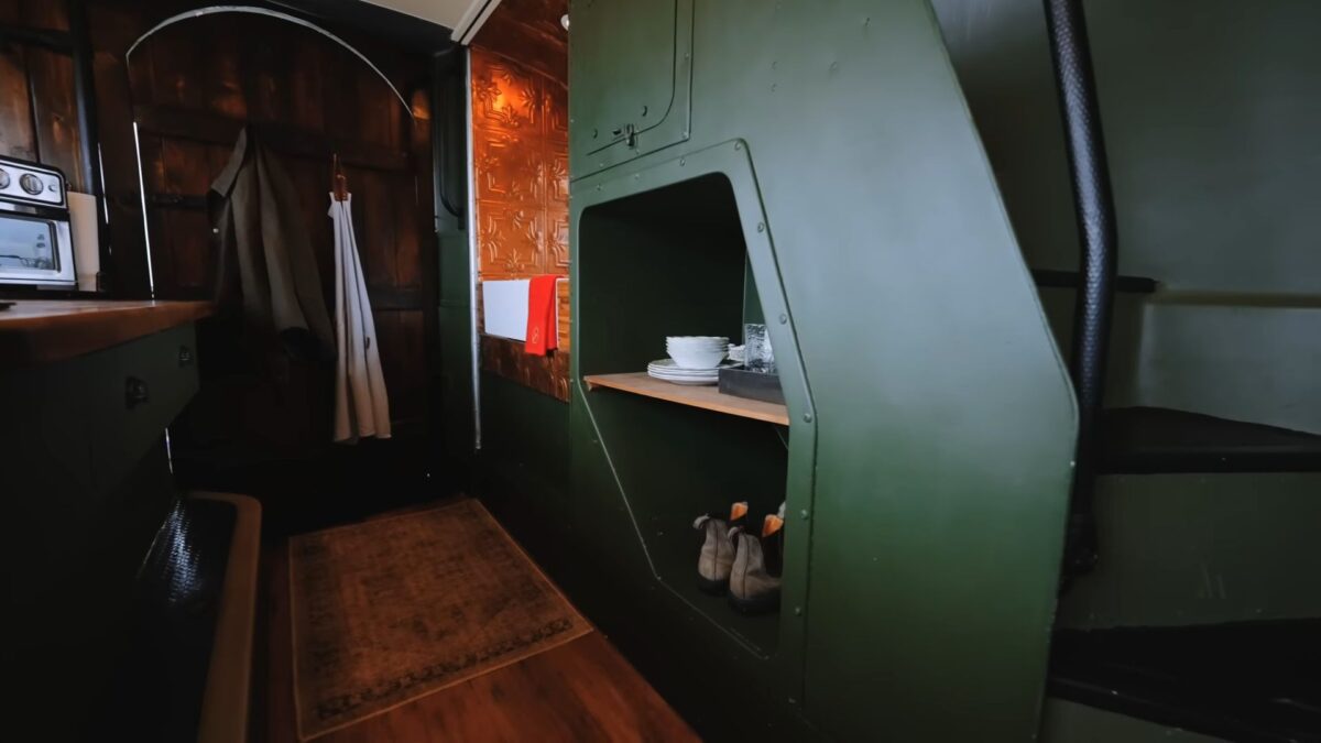 Step Into This Double-Decker Bus House And You'll Feel Like You're On ...