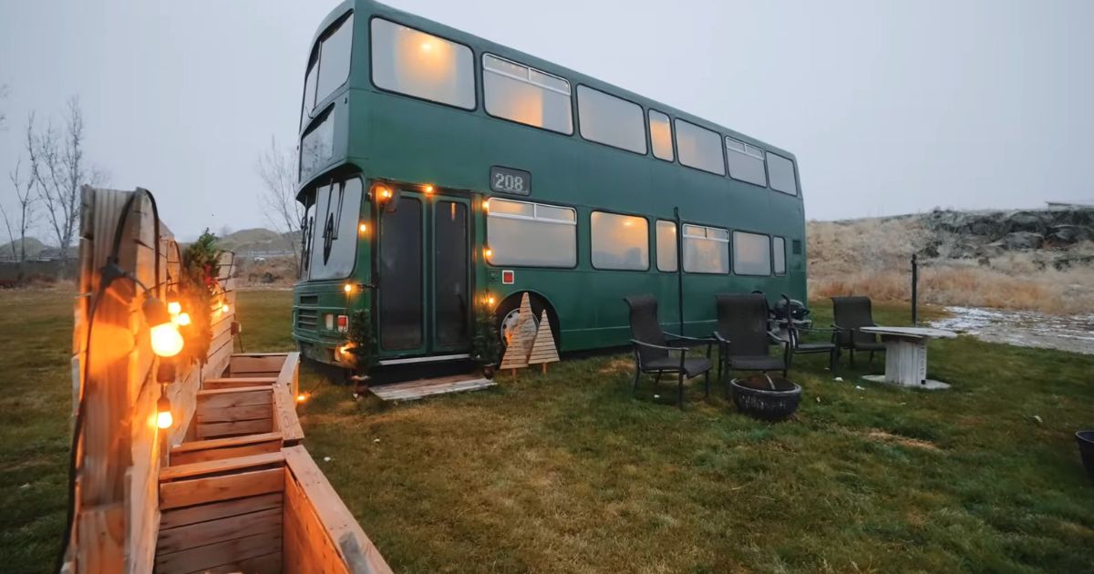 Step Into This Double-Decker Bus House And You'll Feel Like You're On ...