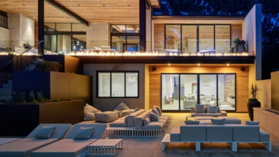 One Look At This Cool Modern House, And You're Gonna Wish You Could ...