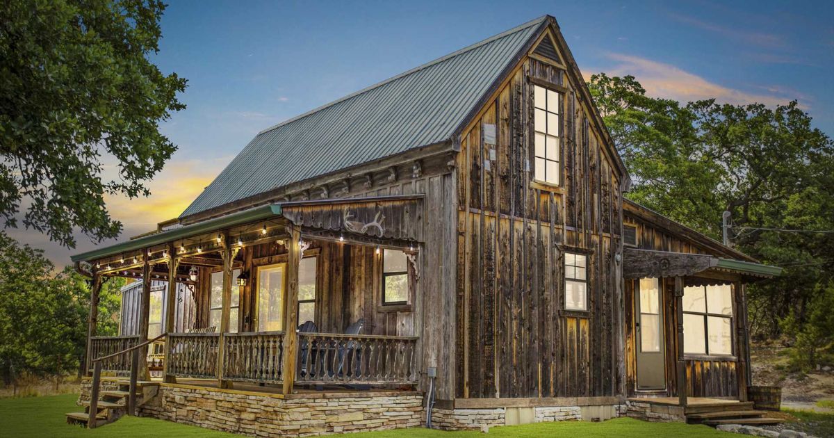 Enter This Farmhouse Cabin and Discover Its Enchanting, Whimsical Design