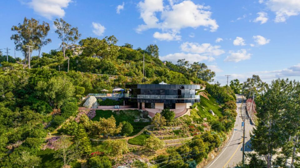 7 Rotating Houses That WIll Make You Spin Right Round