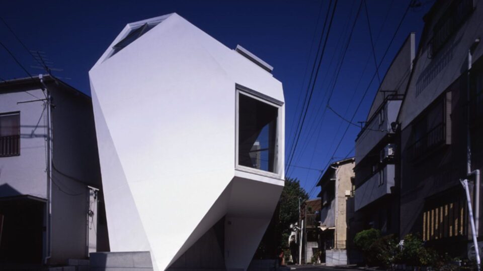 15 Skinny Houses Whose Narrow Space Will Leave A Broad Impact On You