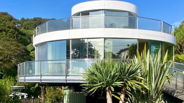 7 Rotating Houses That WIll Make You Spin Right Round