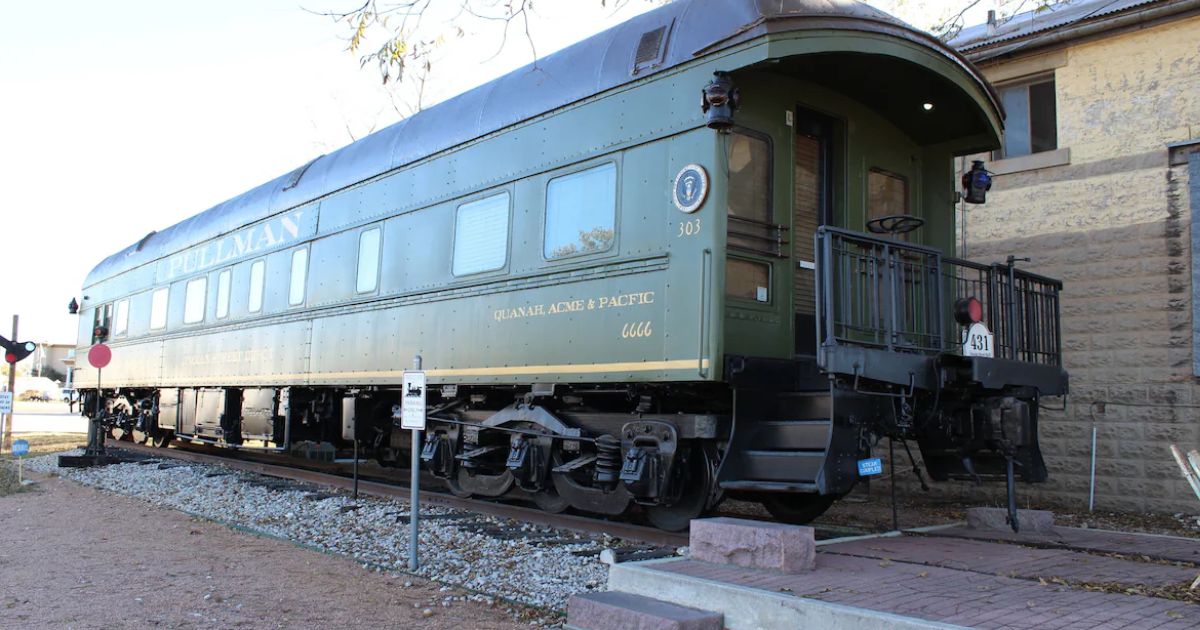 Your Tiny Home Adventure In The Pullman Train Will Feel Just Like A Day ...