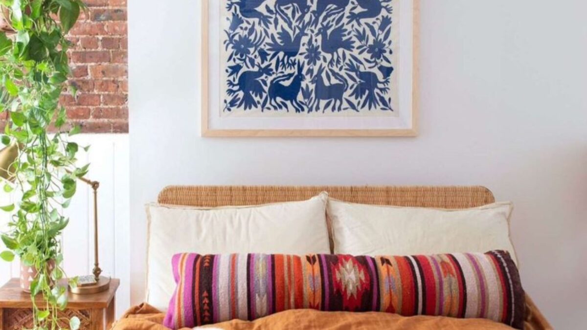 25 Ways To Add Warmth To Cold Spaces And Turn Them Into Cozy Areas
