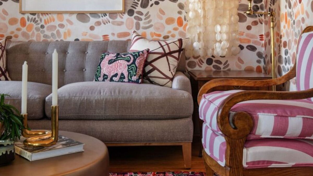 26 Eclectic Living Room Ideas To Embrace A Unique Look