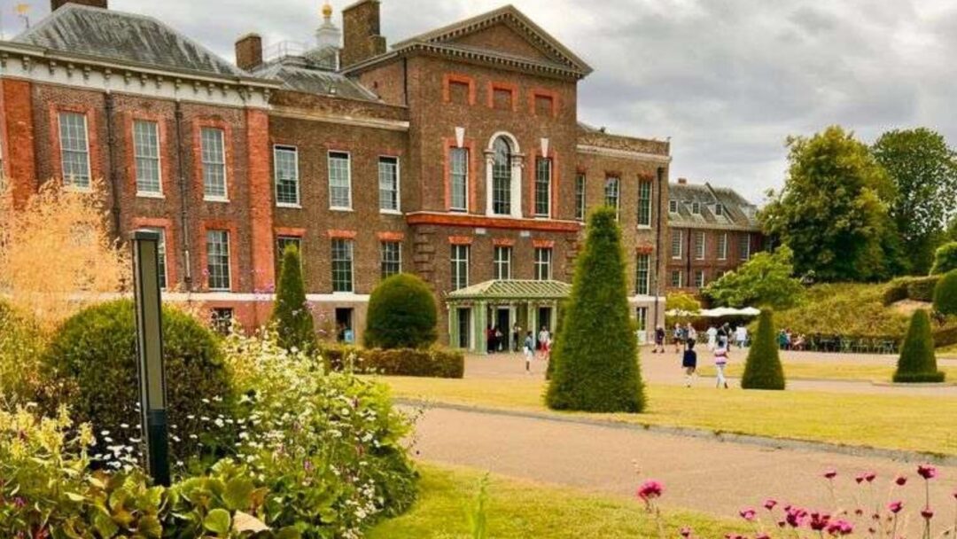 28 Homes Owned By The British Royal Family