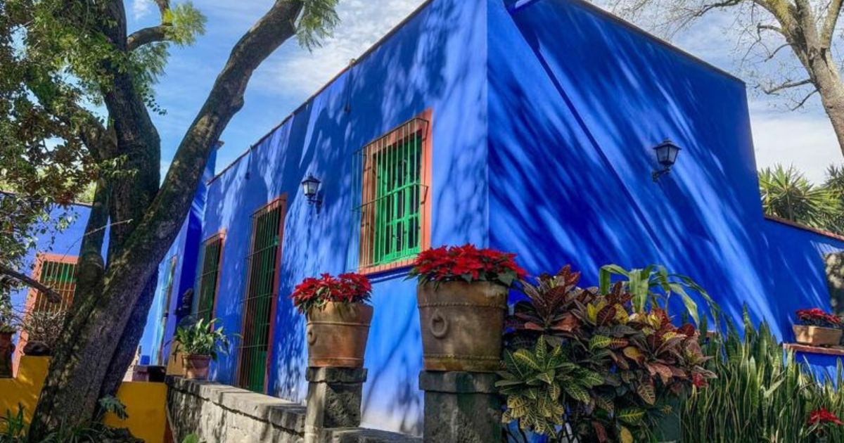 20 Of The Most Beautiful Cobalt Blue Landmarks, According to Designers