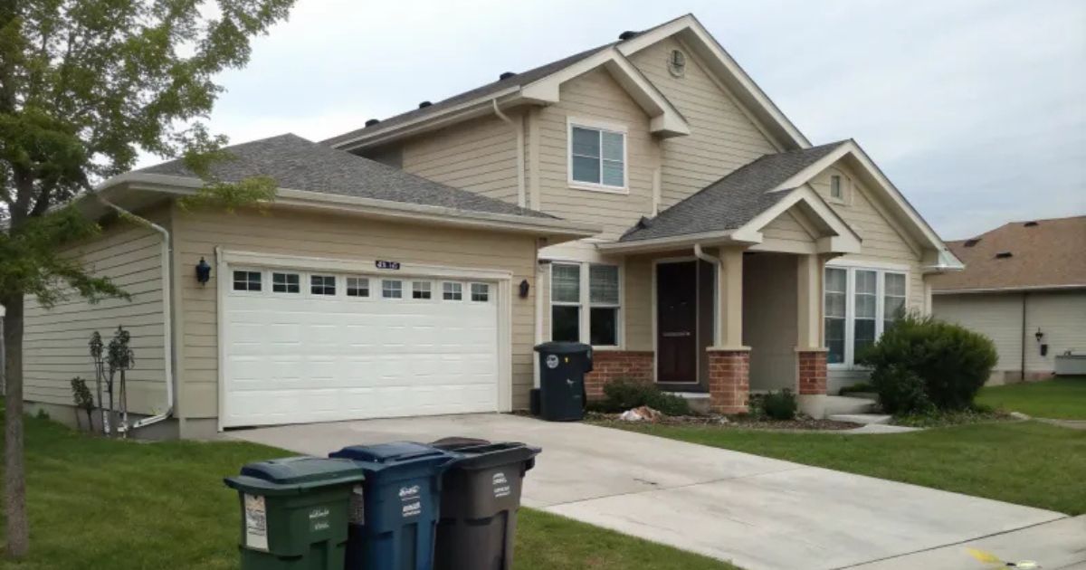 21 Curb Appeal Mistakes That Are Going To Lower The Value Of Your Home