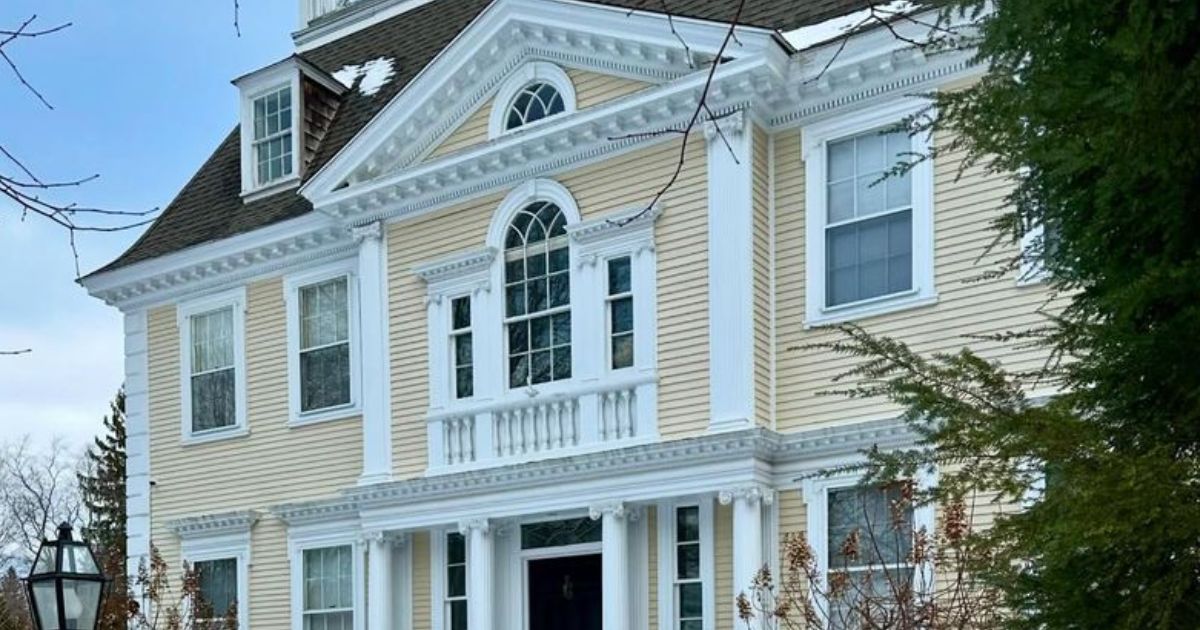 20 Features That Show What, Exactly, Is A Colonial-Style Home