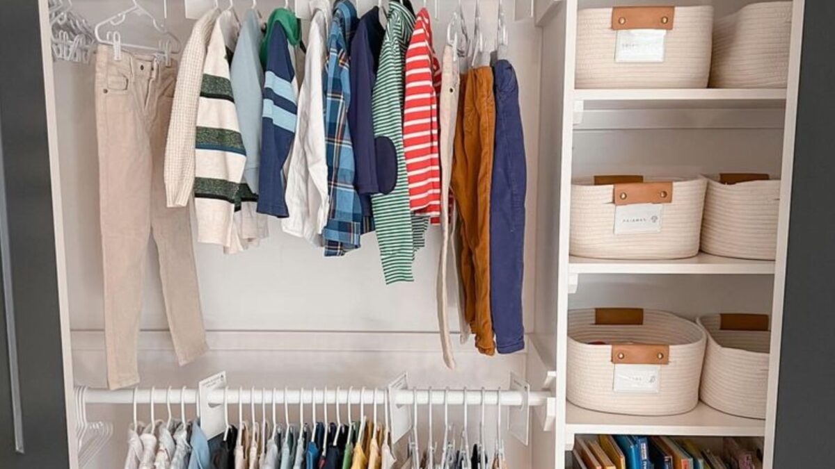 20 Simple Ways To Declutter A Closet And Free Up Space According To ...