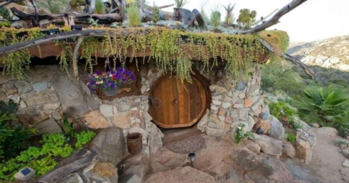 14 Hobbit Homes Look Like The Truly Belong In The Shire