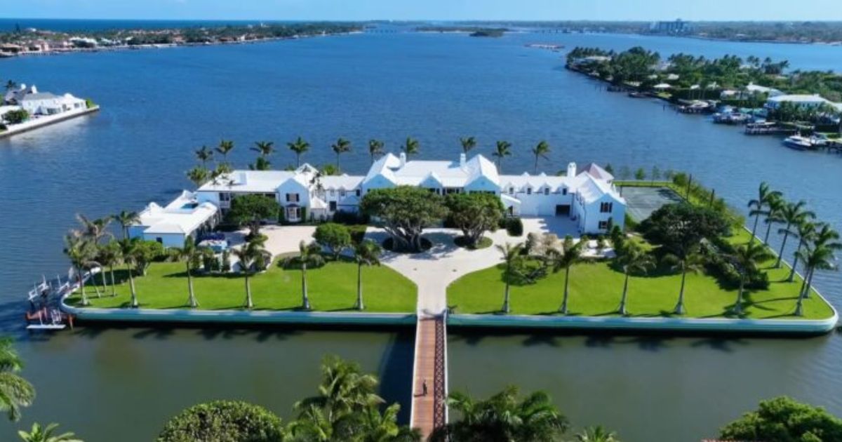 15 World’s Most Extravagant Homes With Unmatched Luxury You Gotta See