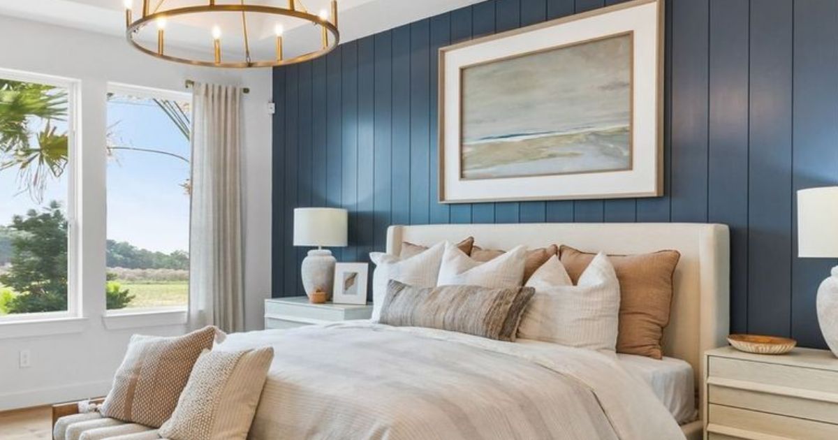 23 Beautiful Navy Blue Farmhouse Interiors That Nail The Look