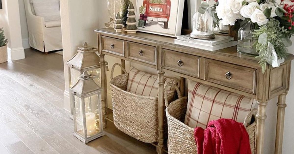25 Entryway Tables That Instantly Show Your Guests You Have Great Taste