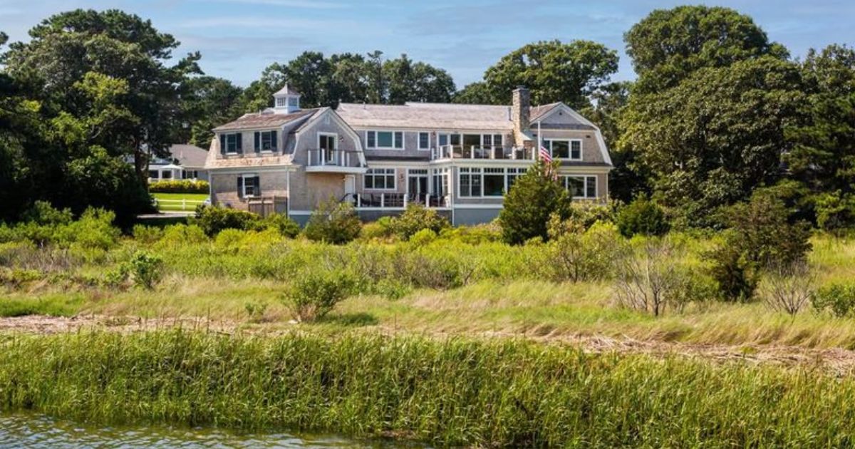 25 Small Cape Cod Houses Big Enough to Steal Your Heart