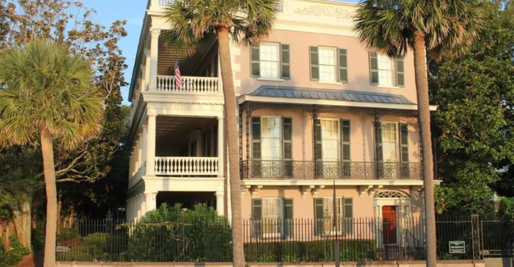 20 Most Breathtaking Historic Mansions in Charleston, SC