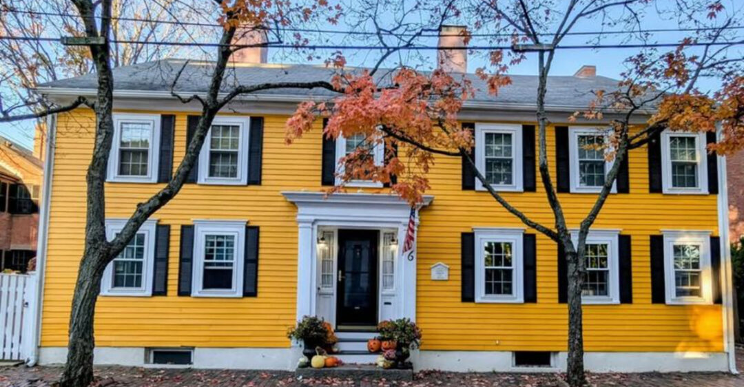 25 Top-Rated Color Combinations For Your Home Exterior