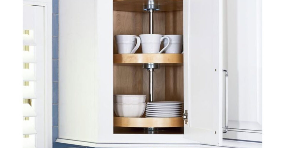 26 Tricks To Organize A Corner Cabinet And Make The Awkward Storage ...