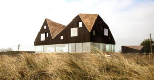 27 Geometric House Designs That Push Architectural Boundaries