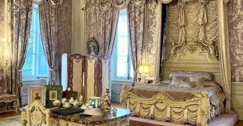 15 Photos That Show Inside The Breakers, A Mansion That Belonged To One Of America's Wealthiest ...