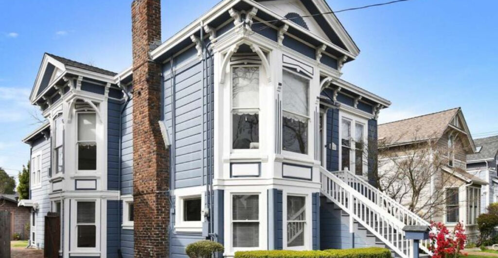 1890 Queen Anne Victorian Home With Original Hardwood Floors And ...