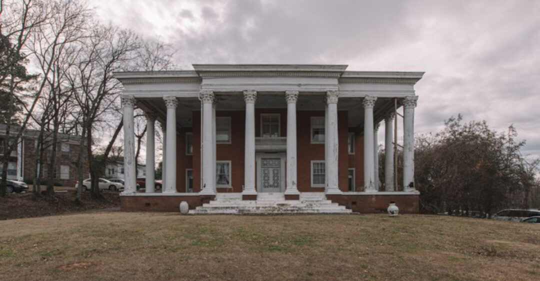 Step Inside This Gorgeous 120-Year-Old Mansion In Alabama – It's My Nest