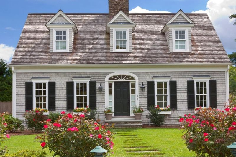 16 Cape Cod Home Features That Make It The Ultimate Coastal Charmer
