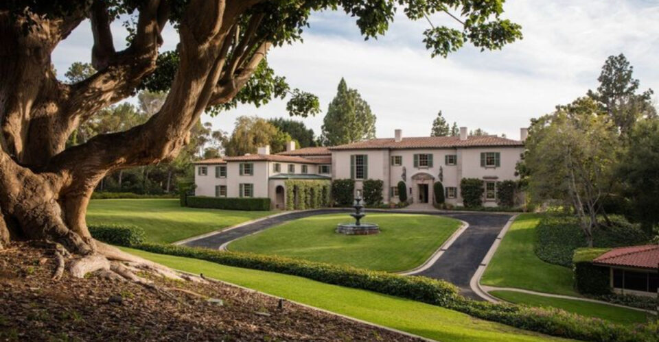 24 Iconic Old Hollywood Homes That Set The Standard For Style